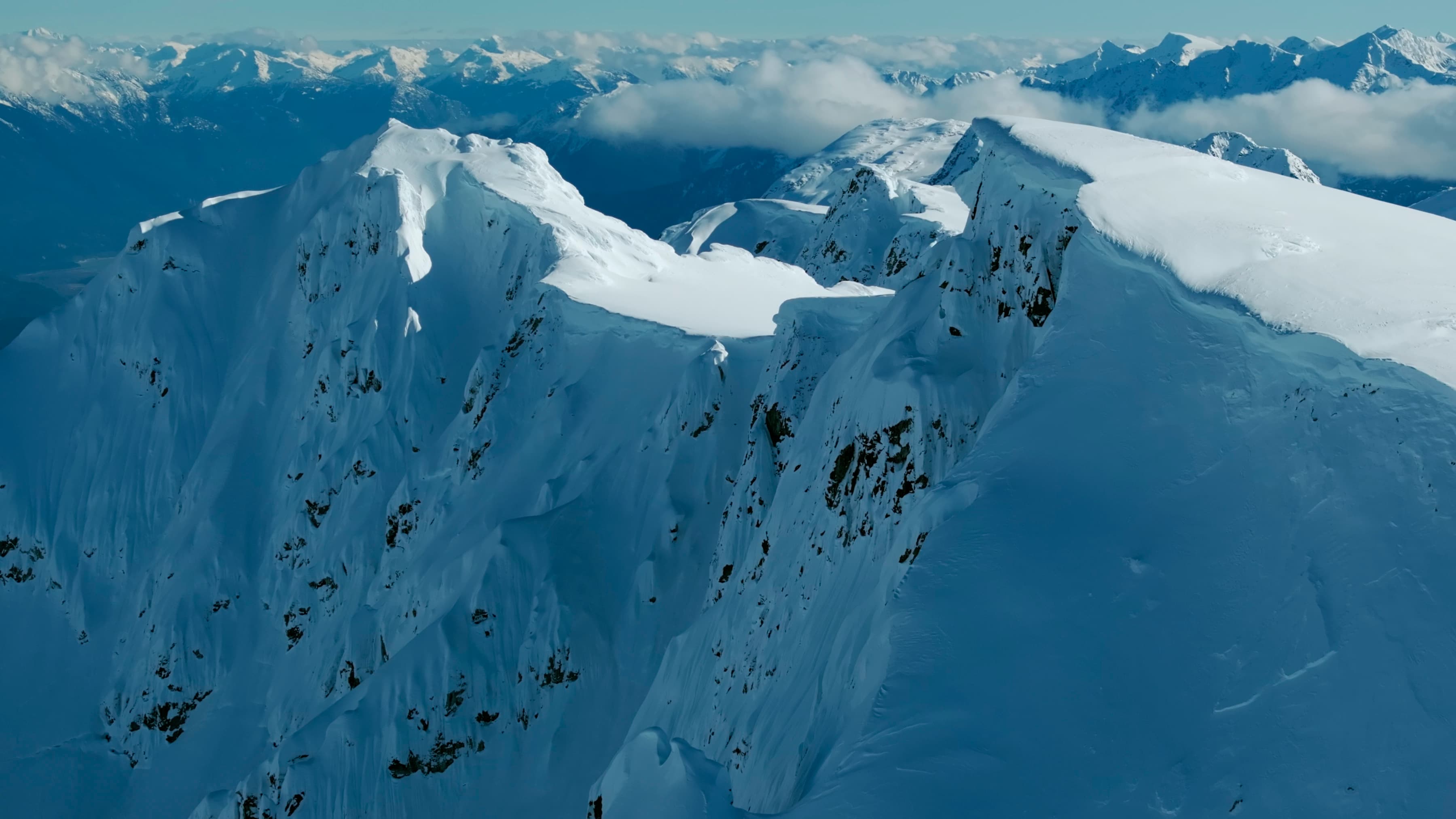 GORE-TEX Brand x Peak Performance | Giveaway