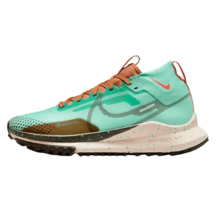 GORE-TEX INVISIBLE FIT | Footwear | GORE-TEX Brand